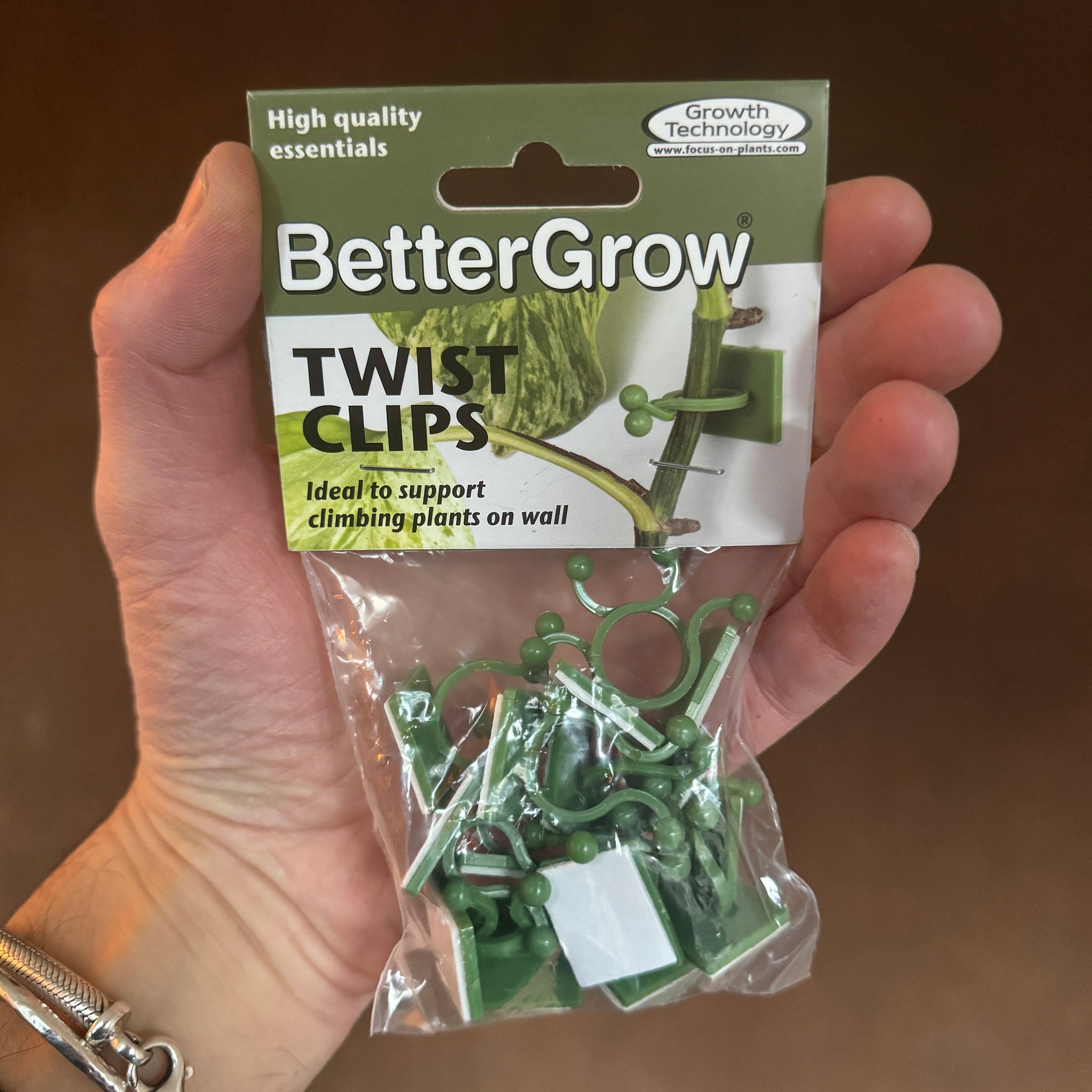Twist Clips for Houseplants – Self-Adhesive Support (14 Pack) – grow urban.